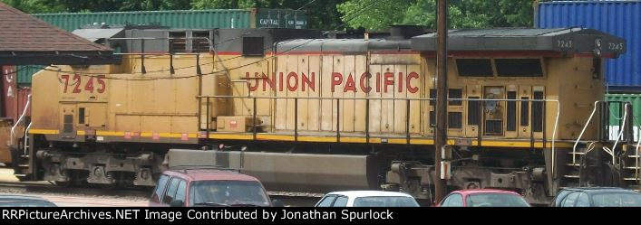 UP 7245, conductor's side view